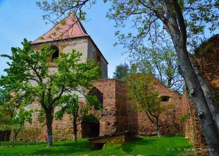 10 Amazing Castles & Fortresses to Visit in Romania