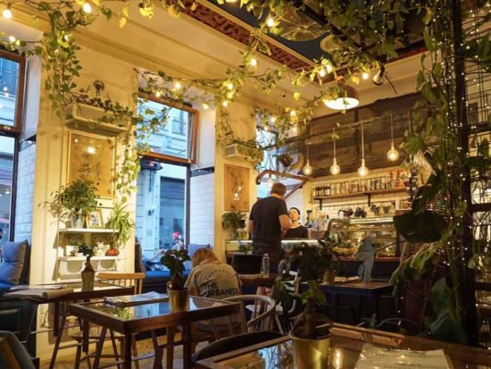 10 Best Bars & Clubs in Bucharest for a Terrific Nightlife