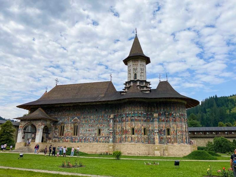 15 Unique Churches in Romania That Everybody Enjoys Visiting