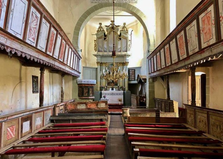 15 Unique Churches in Romania That Everybody Enjoys Visiting