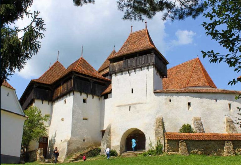 15 Unique Churches in Romania That Everybody Enjoys Visiting